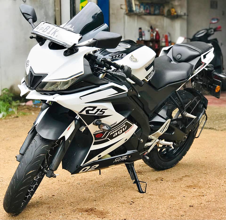YAMAHA R15 2019