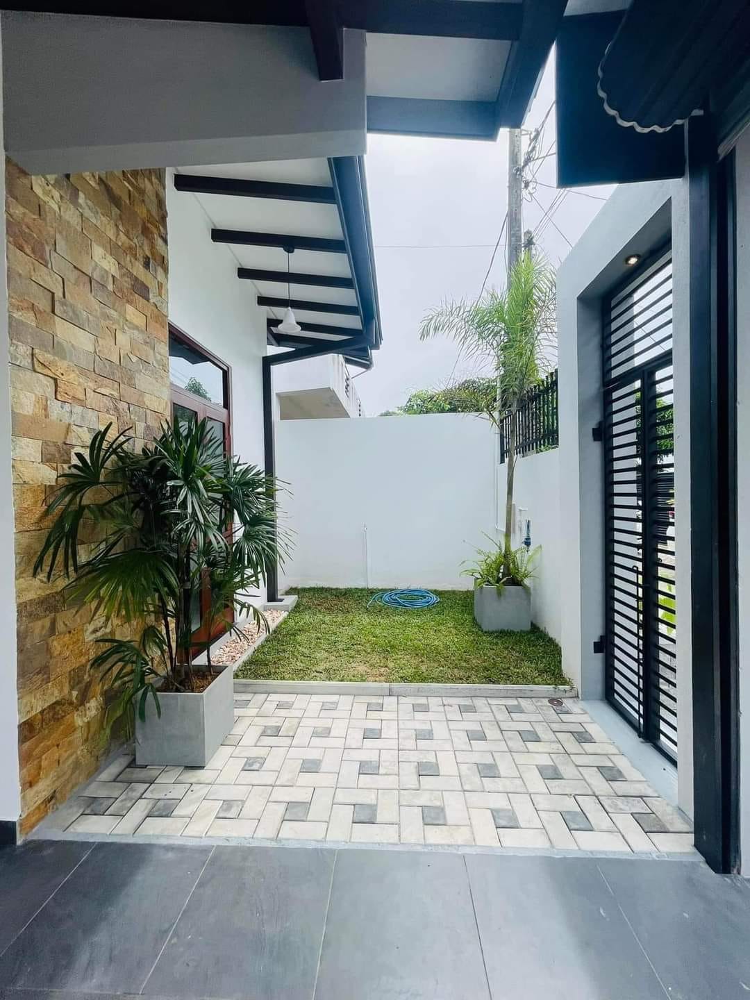 Brand New Single Story House for sale in Athurugiriya