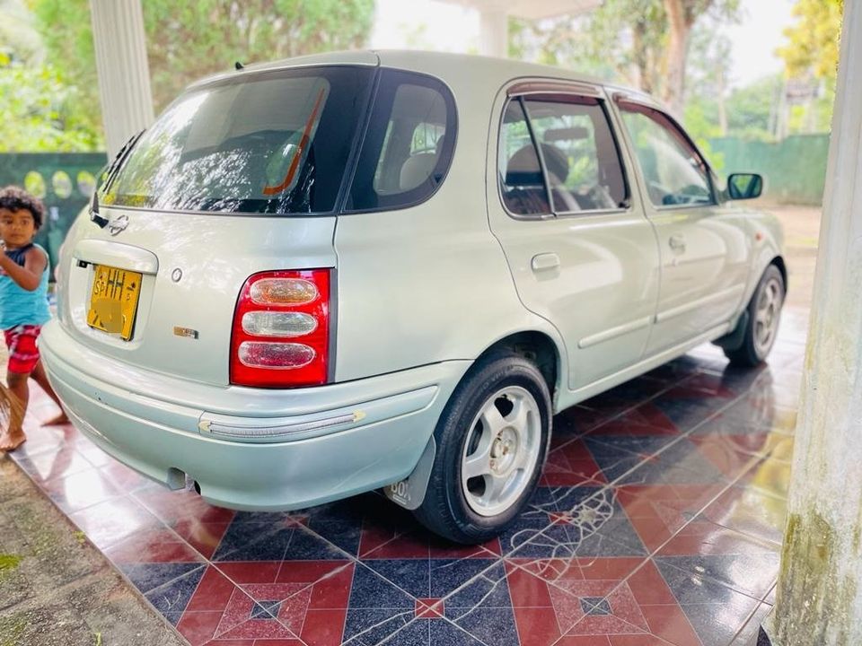 NISSAN MARCH BOX 2000